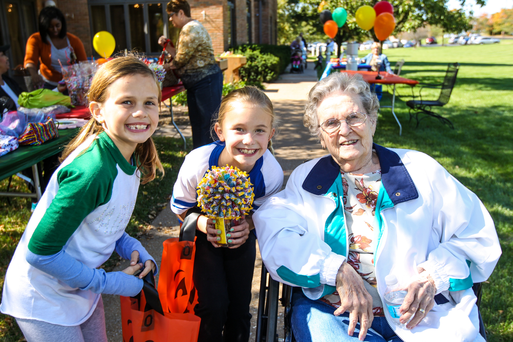 Staying Active All Year: Autumn Activities for Seniors - Bethesda ...